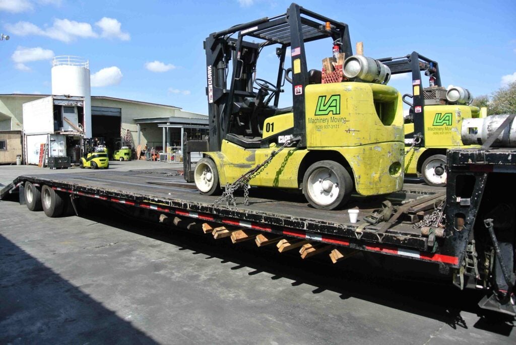 Loading & Unloading Heavy Equipment in Los Angeles, CA